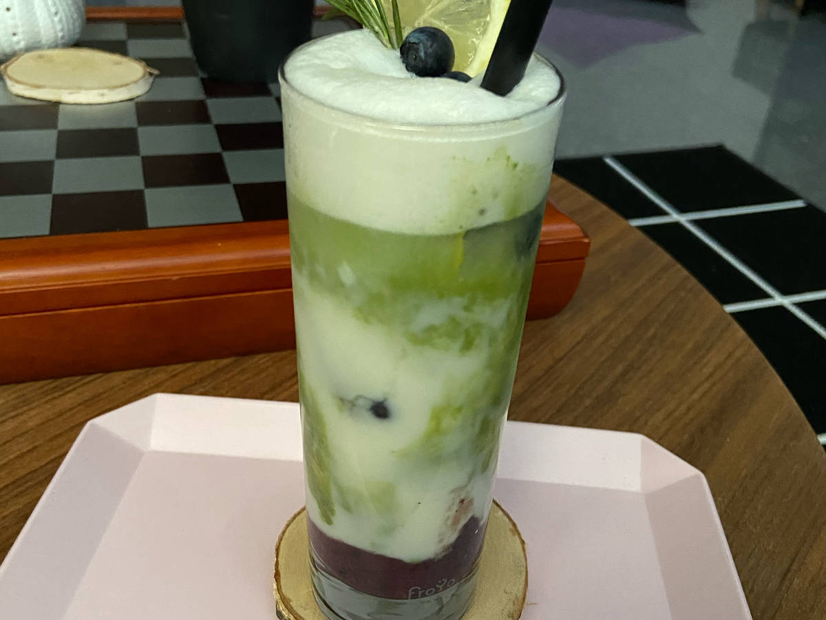 Vegan healthy Blueberry matcha latte | Recipe | Kitchen Stories