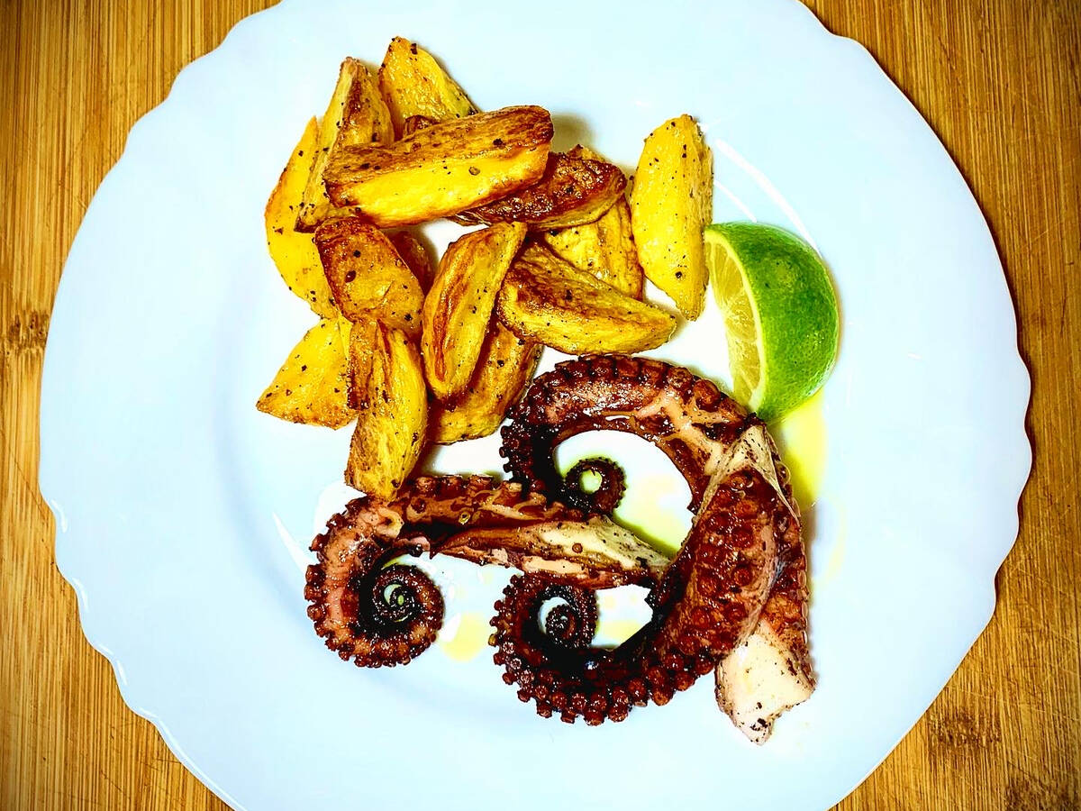Octopus with baked potatoes | Recipe | Kitchen Stories