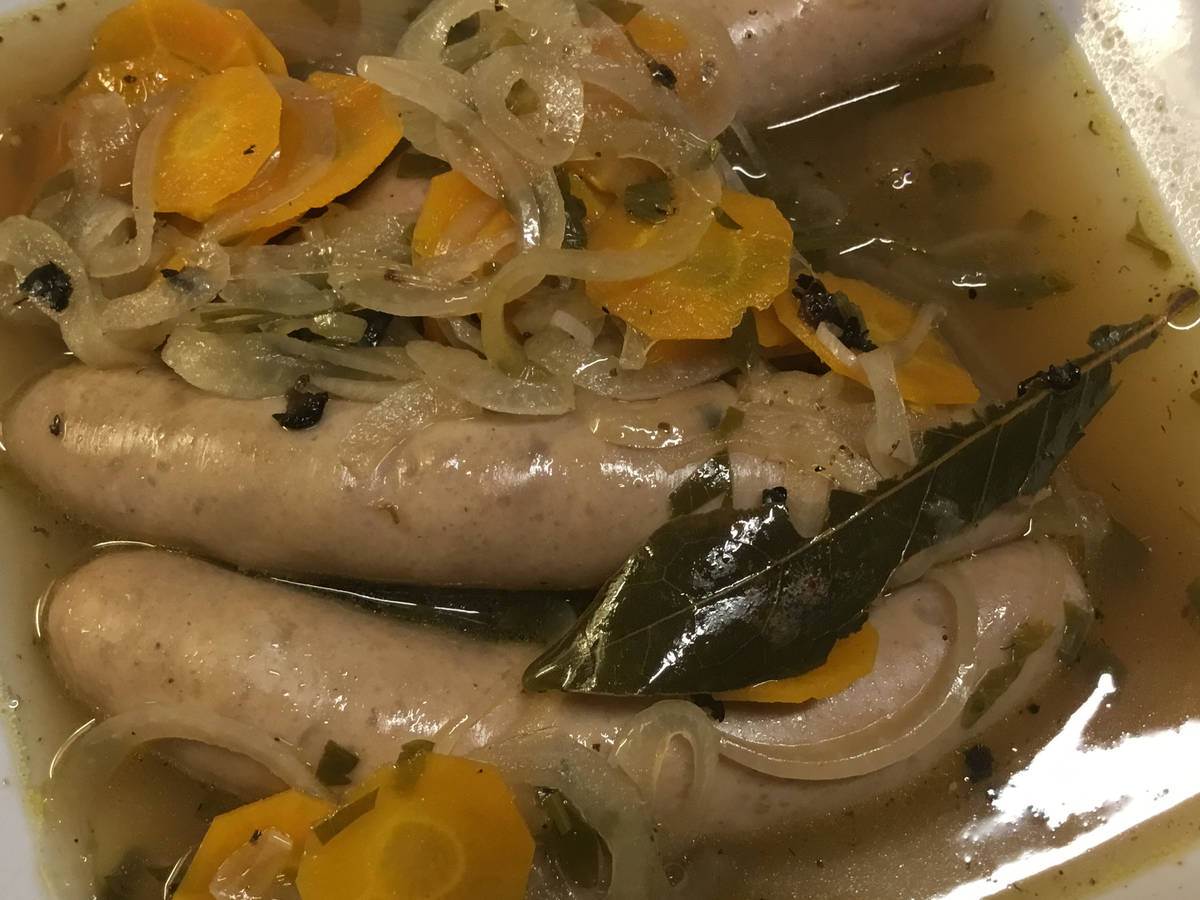 Saure Zipfel (rohe Bratwürste sauer) | Rezept | Kitchen Stories