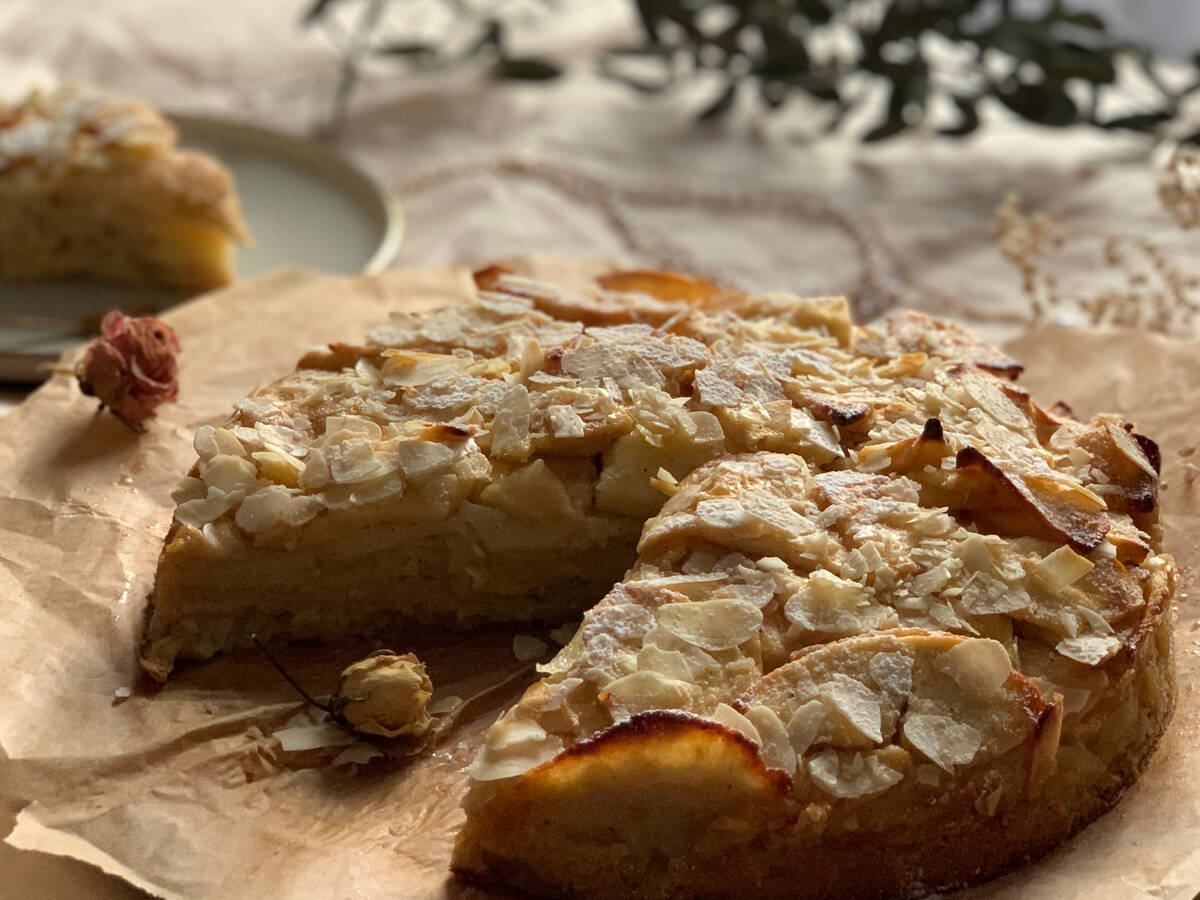 "Invisible" Italian Apple Pie Recipe | Recipe | Kitchen Stories