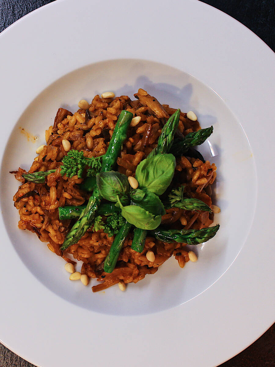 vegan sun-dried tomato risotto | Recipe | Kitchen Stories