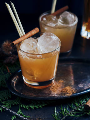 White Russian | Recipe with Video | Kitchen Stories