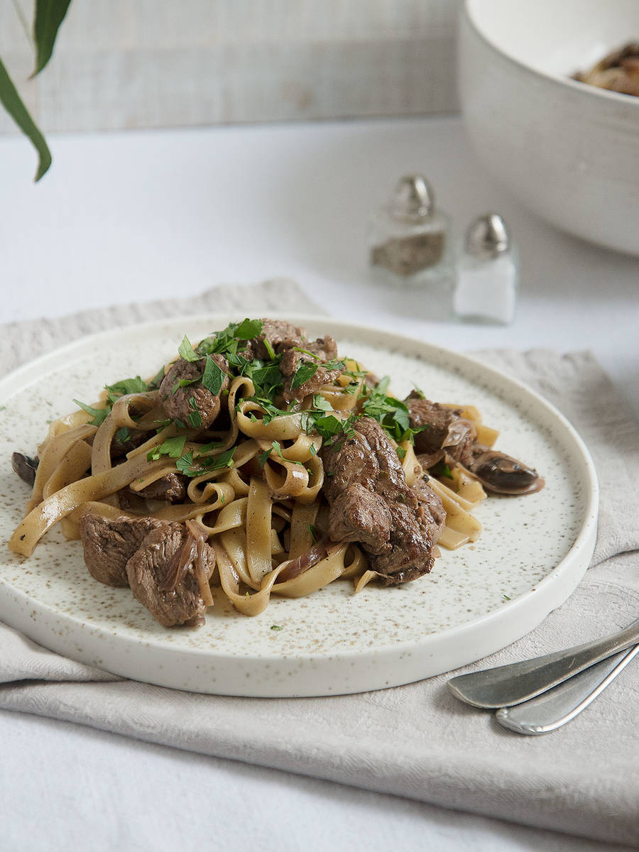 Pasta with beef and creamy mushrooms | Recipe | Kitchen Stories