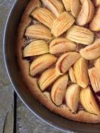 Mandeltorte mit Daim | Rezept mit Video | Kitchen Stories