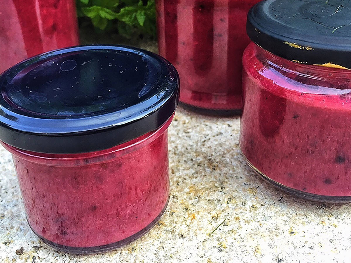 Boozy cherry jam | Recipe | Kitchen Stories
