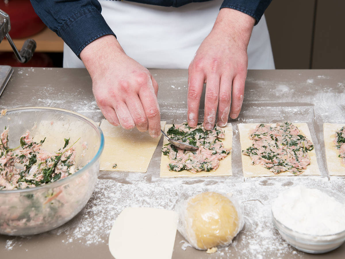 Swabian maultaschen | Recipe with Video | Kitchen Stories