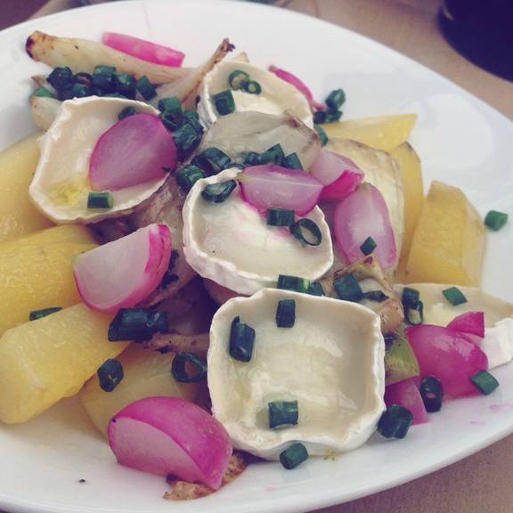 Mit Honig geröstete Kartoffeln mit Fenchel und Ziegenkäse | Rezept ...