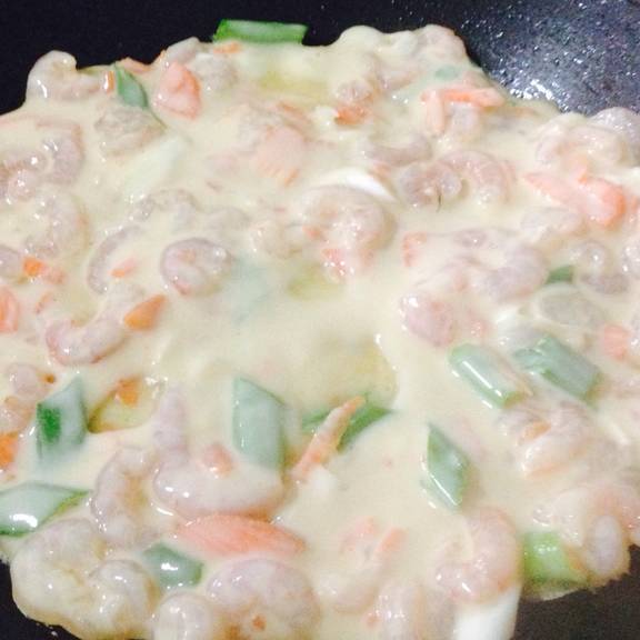 Shrimp pancake with chili sauce | Recipe | Kitchen Stories