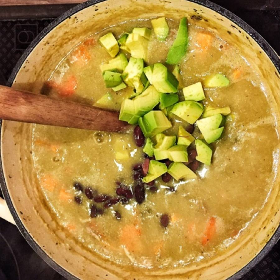 Cuban-style chicken soup | Recipe | Kitchen Stories