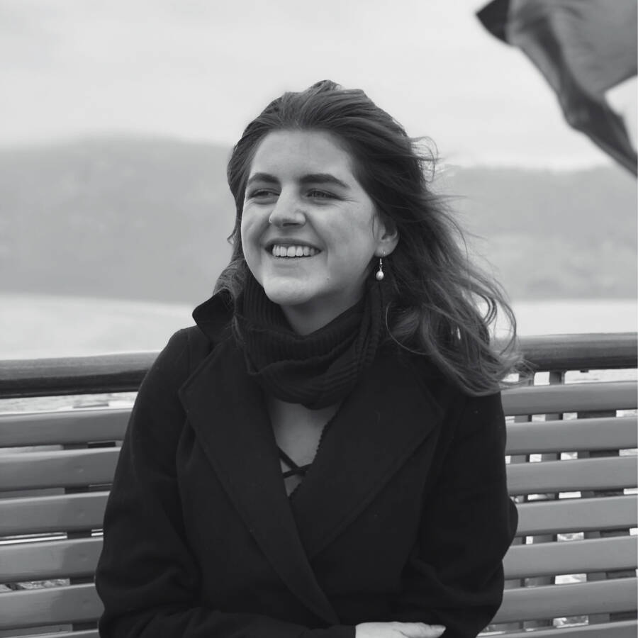 Apple and raisin flapjack | Recipe | Kitchen Stories