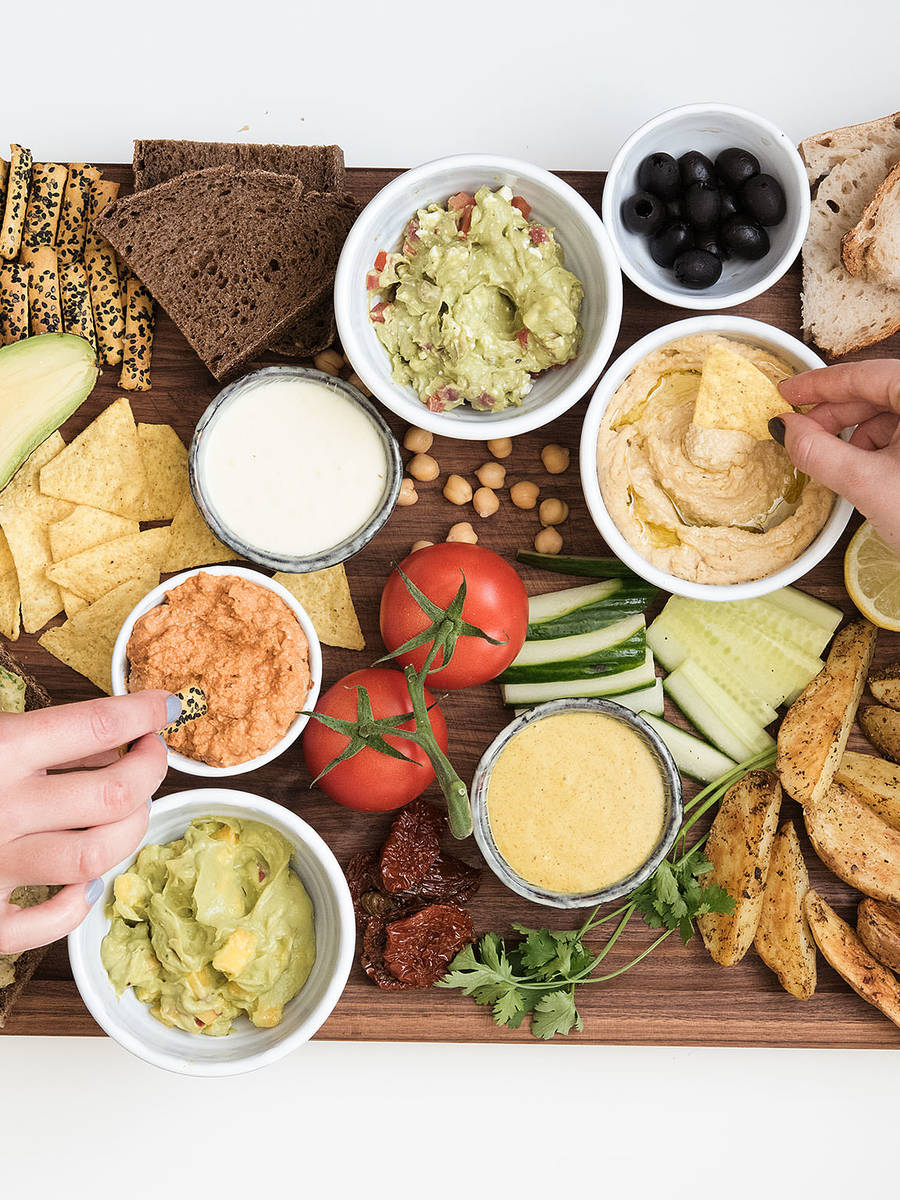 The Beginner’s Guide to Dressing A Dinner Table | Stories | Kitchen Stories