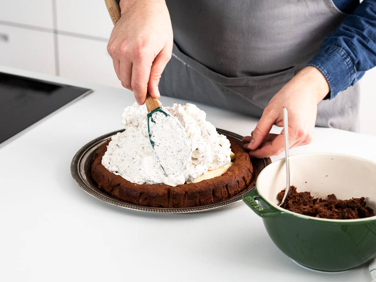 Maulwurfkuchen (German mole cake) | Recipe with video