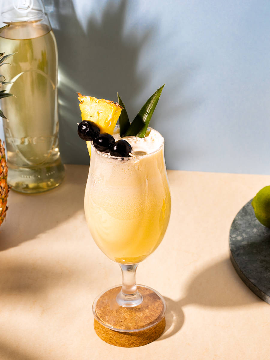 Flat white martini | Recipe with Video | Kitchen Stories