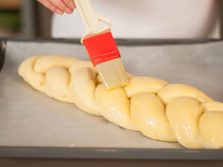 Schmackhafter Hefezopf: Video-Anleitung | Kitchen Stories Rezept