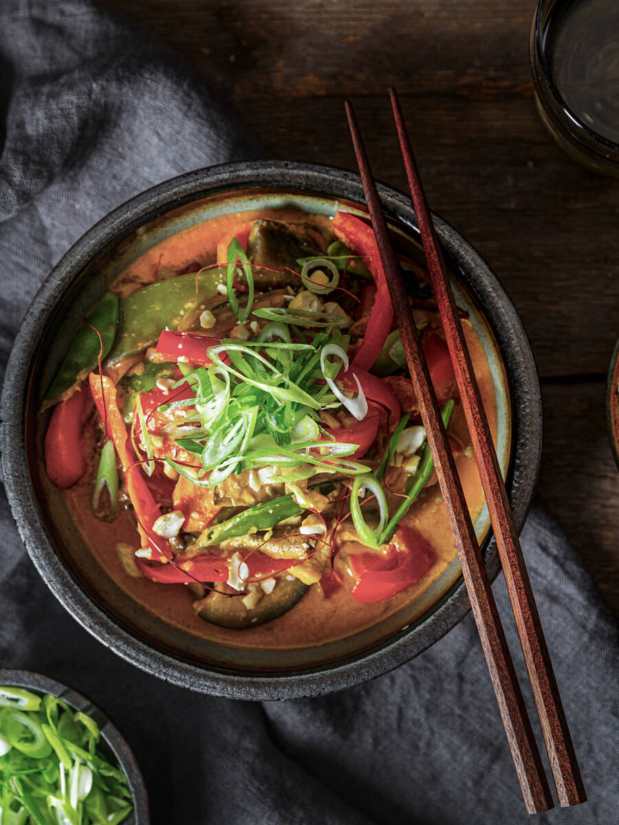 Beef Rendang Cili Api (bird's eye chilli rendang) | Recipe | Kitchen ...