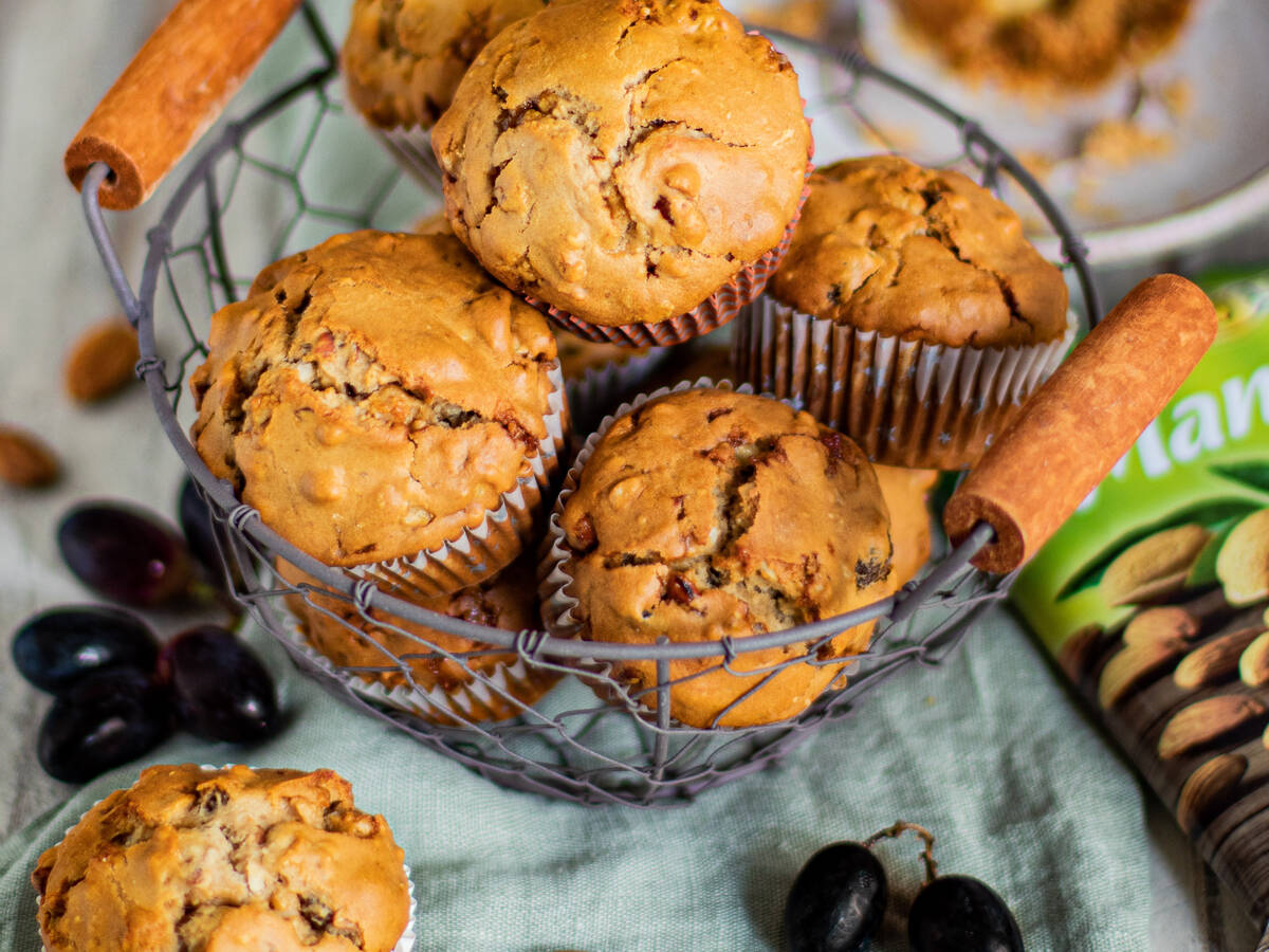 Salted Caramel Muffins mit Mandeln und Sultanas | Rezept | Kitchen Stories