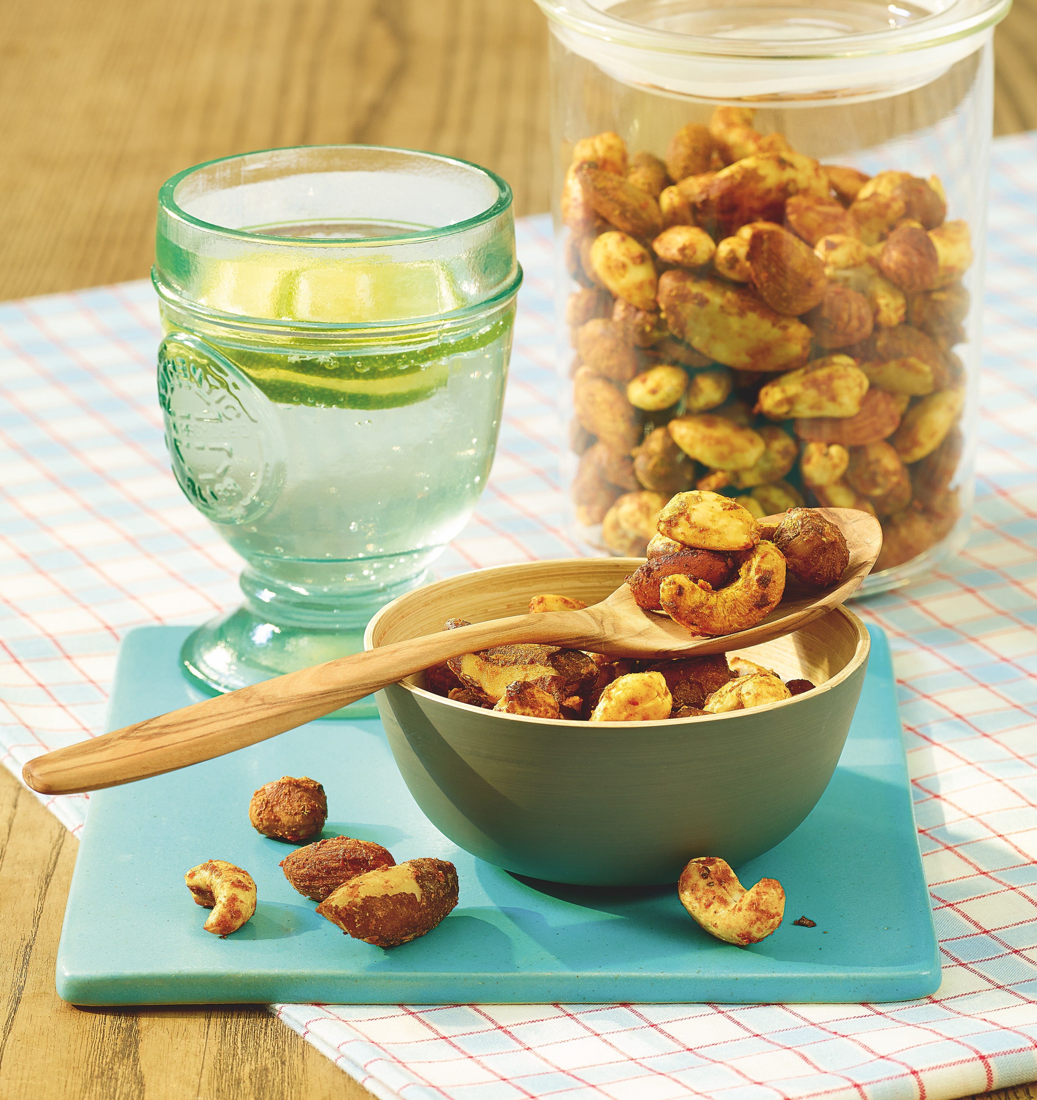 Spicy Nuts mit pikanten Gewürzen | Rezept | Kitchen Stories